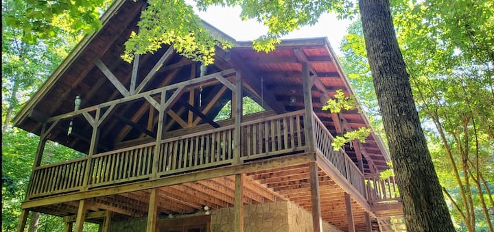 Spacious Cabin Between Gatlinburg & Pigeon Forge! - Gatlinburg, TN