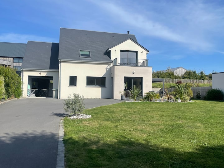 « La Vie Tranqu’île » à 1,500 Km De La Mer… - Cotentin