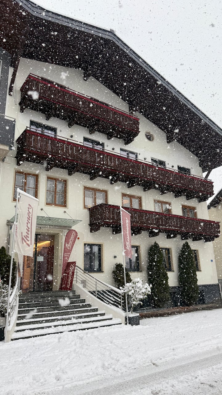 Room In Cinema-themed Hotel Incl. Breakfast Buffet - Zell am See