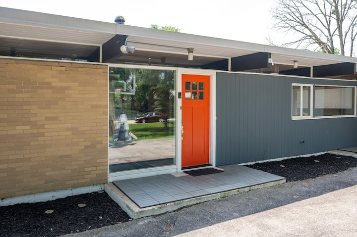 Mid Century Modern Dream - Highland Park, IL