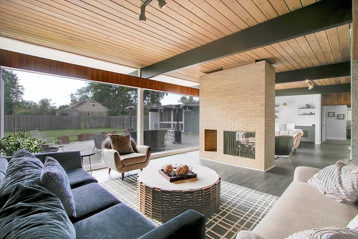 Mid Century Modern Dream - Deerfield, IL
