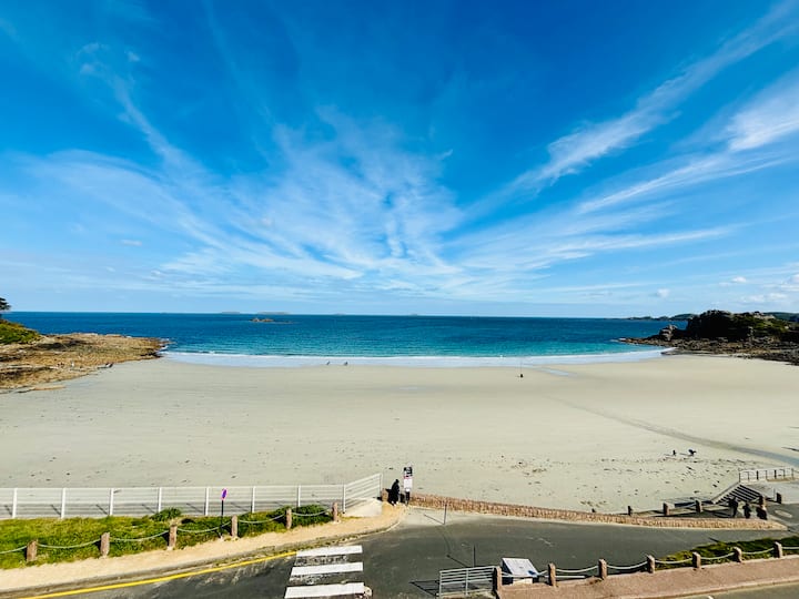 Studio Face Mer Avec Balcon - Plage à Pied - Perros-Guirec