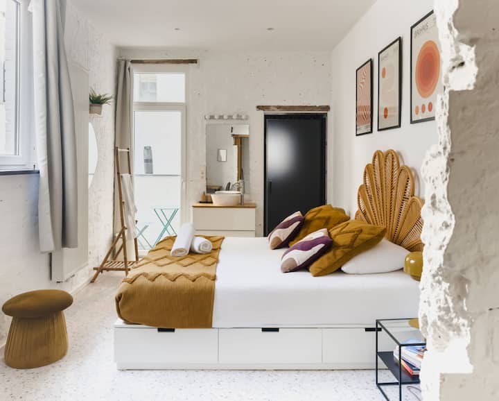Cozy Room With Terrace • City Center - Bredene