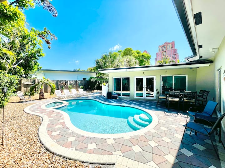 Surfers Paradise, Heated Pool, Steps Away From The Beach - Coconut Creek, FL