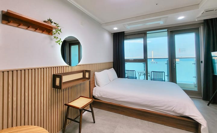 [Hyoi Stay The Gwangan] #47시그니처오션뷰  #전객실테라스 #요트할인 - Busan