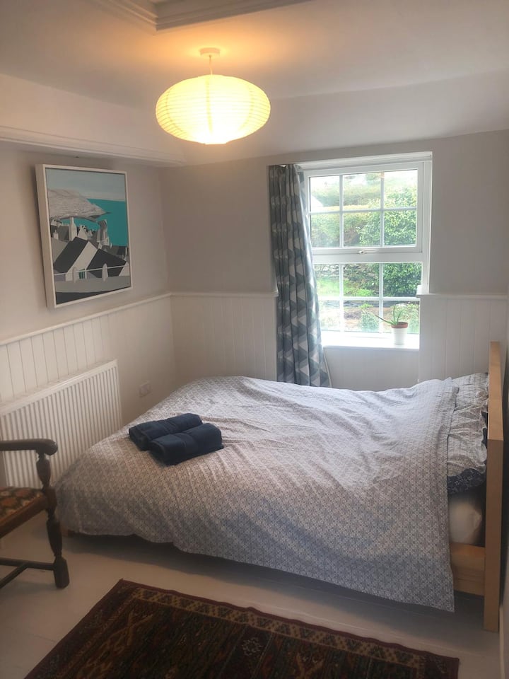 Rose Cottage: Tucked-away Cornish 2-bed - Tregony