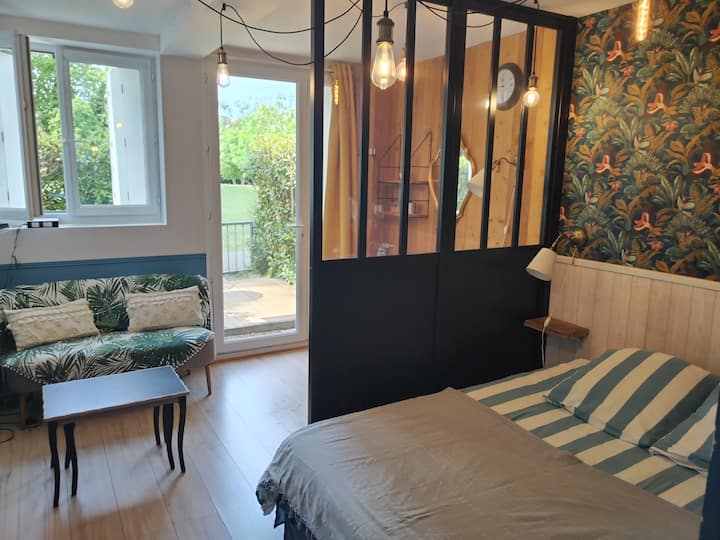 Studio De Charme Dans Un Ancien Manoir - La Rochelle