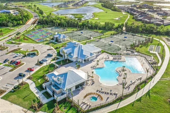 Private 2br/2ba Top Floor Condo - Punta Gorda, FL