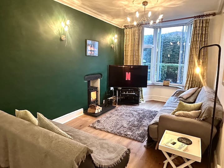 Llys Arthur – Walk To Snowdon, Garden & Log Burner - Llanberis