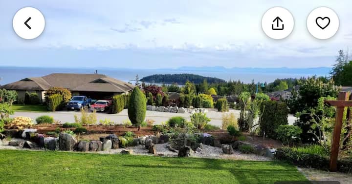 Ocean-view Cozy Suite - Sechelt
