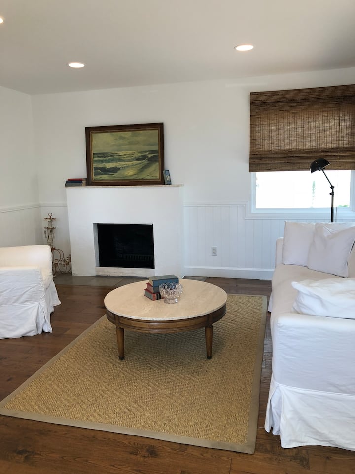 Mermaids Cottage With A View - Laguna Beach, CA