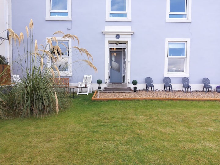 Modern Apartment With Garden - Rothesay