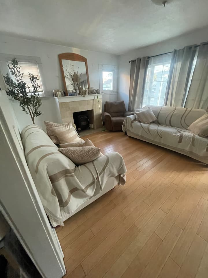 Comfy Private Room - Burbank, CA