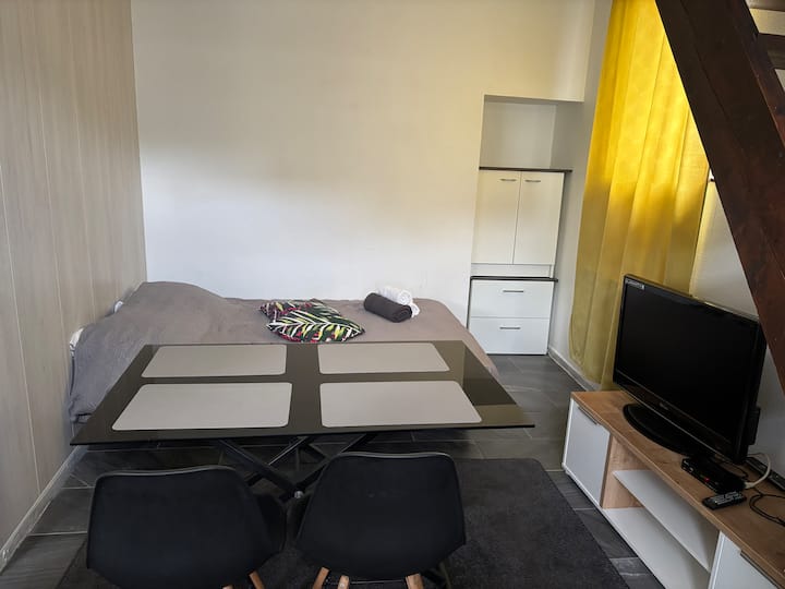 Logement Calme Avec Commodités - Fresnay-sur-Sarthe