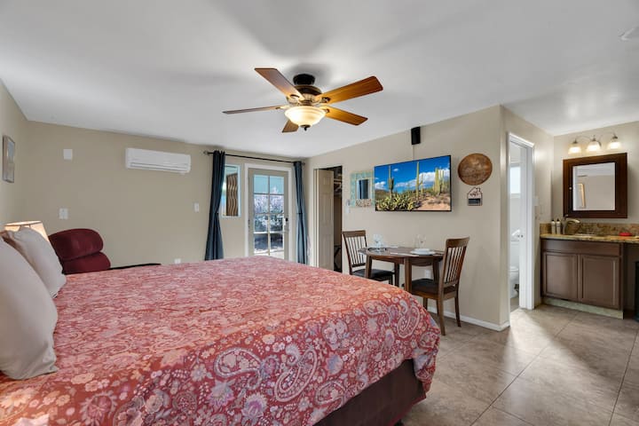 Central, New Bed And Cold Ac, Desk, Fast Wi-fi! - ツーソン, AZ