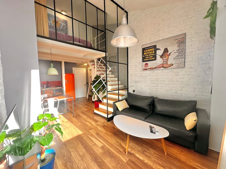 Rustaveli Old Town Loft With Terrace & Views - Georgia