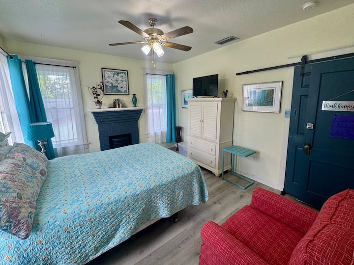 #5 Lk Morton Bungalow- Queen Suite Near Colleges - Lakeland, FL