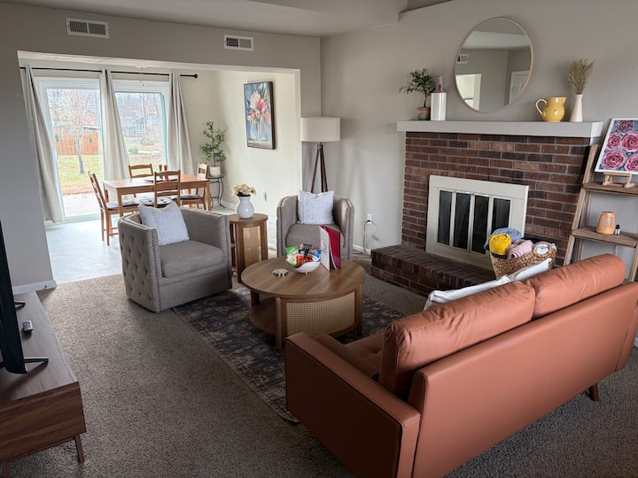 Cozy Grove - 6 Mins To Mu / 4 Stoplights To Faurot - Carousel, Columbia