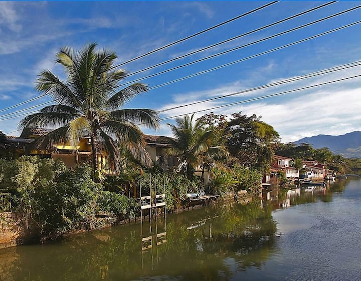 Quarto Com Deck à Beirario 800m Do Centro - Paraty