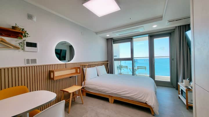 [Hyoi Stay The Gwangan] #56시그니처오션뷰  #전객실테라스 #요트할인 - Busan