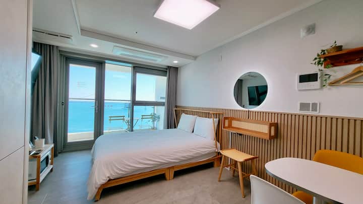 [Hyoi Stay The Gwangan] #53시그니처오션뷰  #전객실테라스 #요트할인 - Busan