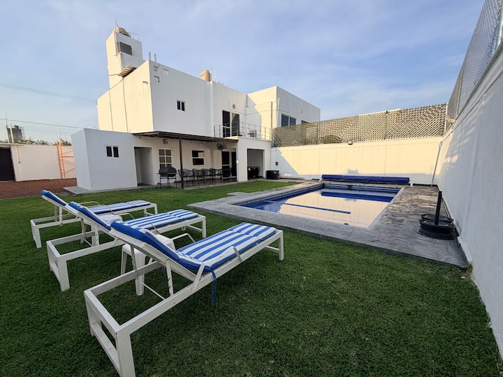 Cómoda Casa Sola En Calle Privada Teques - Tequesquitengo