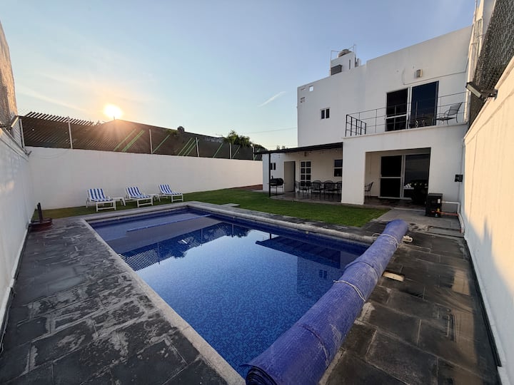 Cómoda Casa Sola En Calle Privada Teques - Tequesquitengo