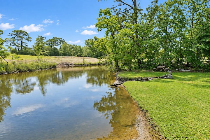 Bayou Waterfront Cottage Mit Gartenangeln - Ocean Springs, MS