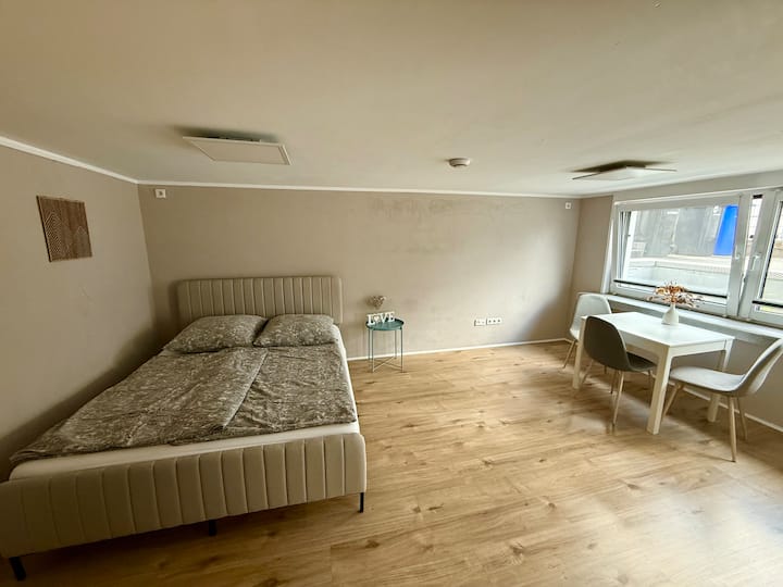 Kleines Appartement In Idyllischer Wohngegend - Haan