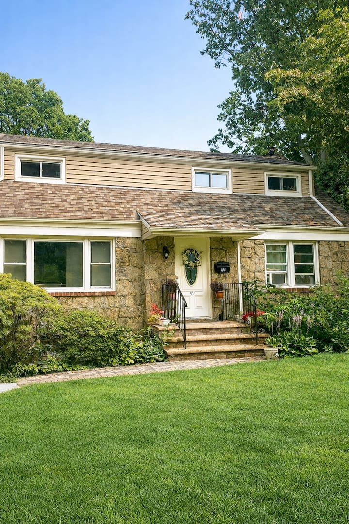 Newly Renovated Personal Apartment In Long Island - Westbury, NY