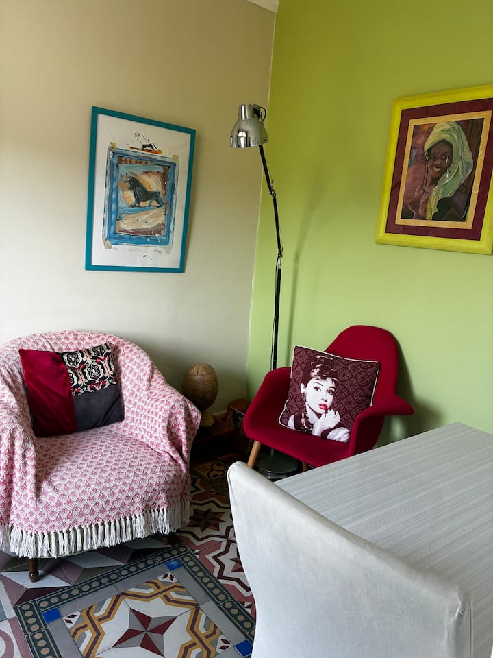Coquet Studio 1er Etage Entree Independante - Nîmes