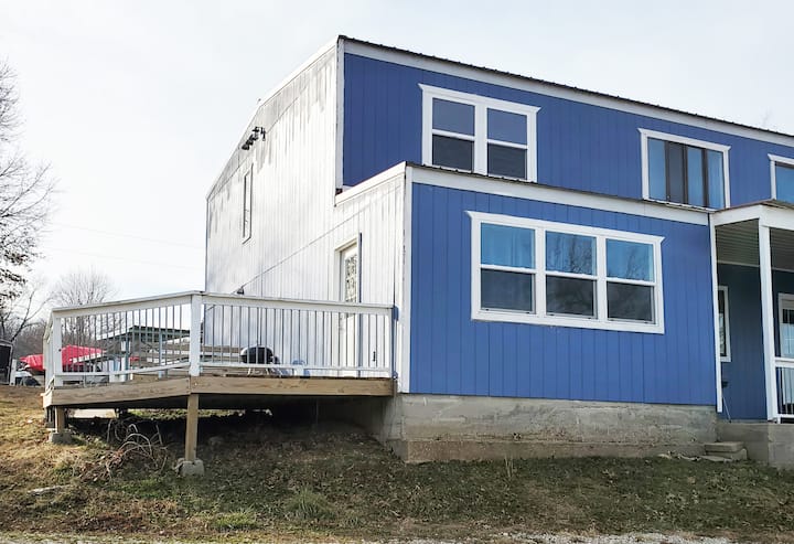 Lazy Dayz Lodge A - Camdenton, MO