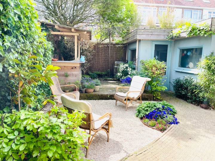 3 Bedrooms, Big Sunny Garden & Close To The Beach - The Hague
