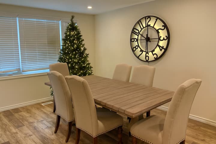 Brand New 5 Star Luxury , Walk To Falls And Casino - Niagara Falls