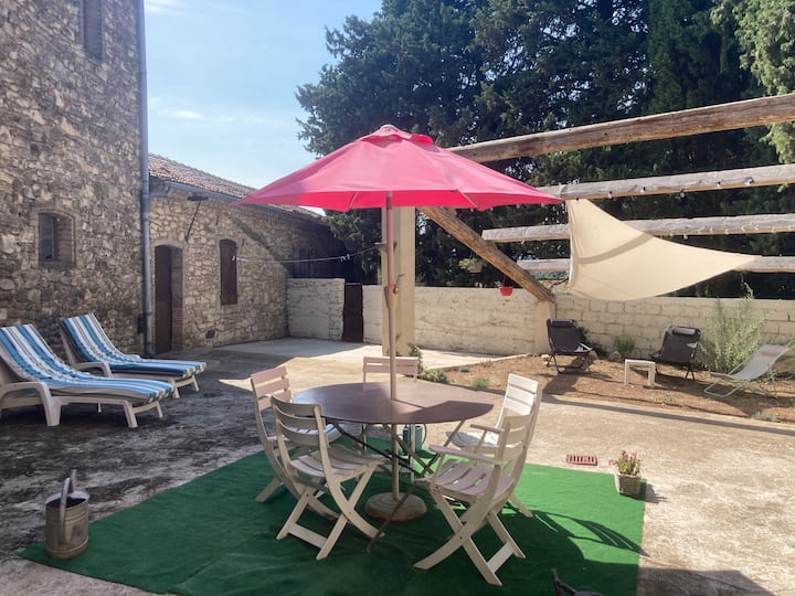 Gite Au Sein D'une Ferme : Un Havre En Campagne - Montélimar