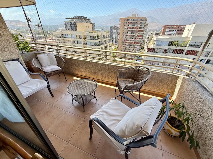 Las Condes With A View Of The Andes - Las Condes