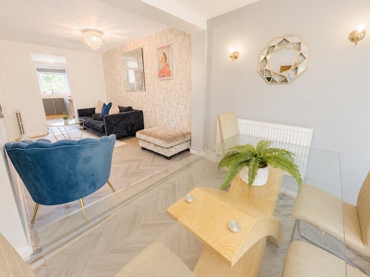 Large Group Houses For Corporate Retreats - Canterbury