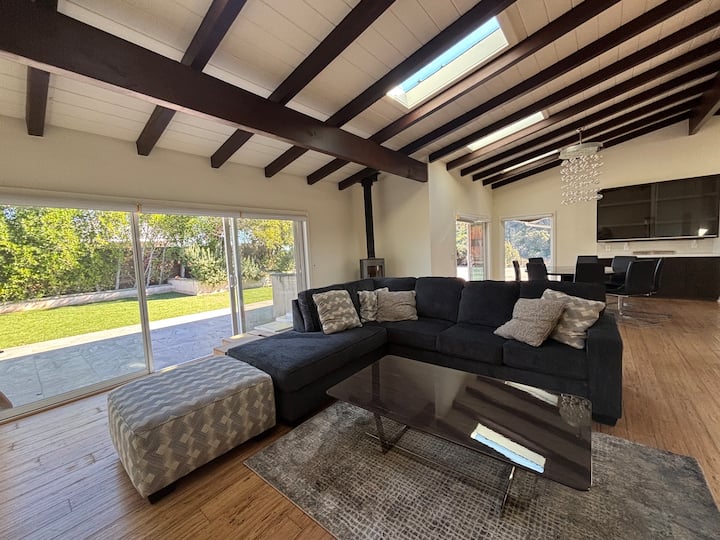 Hollywood Hills Modern Living - Beverly Hills