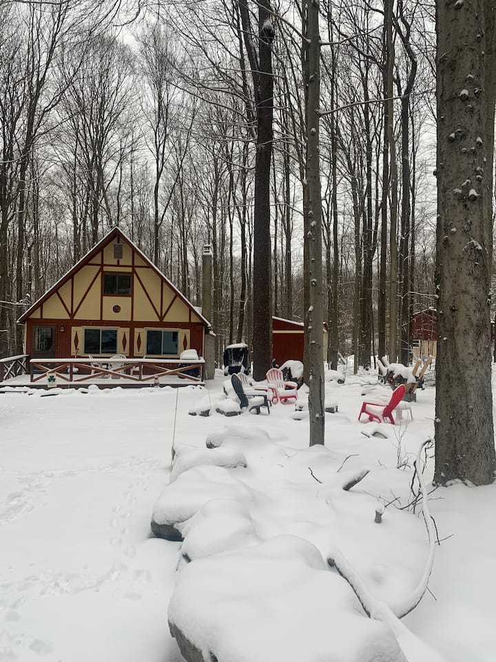 Hidden Chalet > Arrowhead Lake, Pocono Mountains - Arrowhead Lake, PA