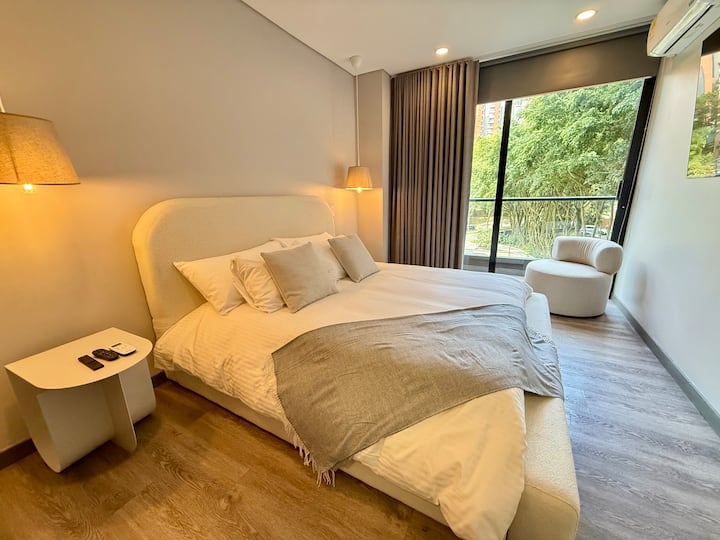 304 Moderno Apartamento En El Poblado, Medellín - Medellín