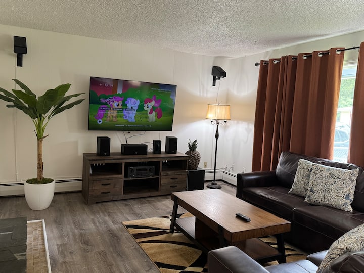 Muir Totem Comfy Home In Juneau Valley - Juneau, AK