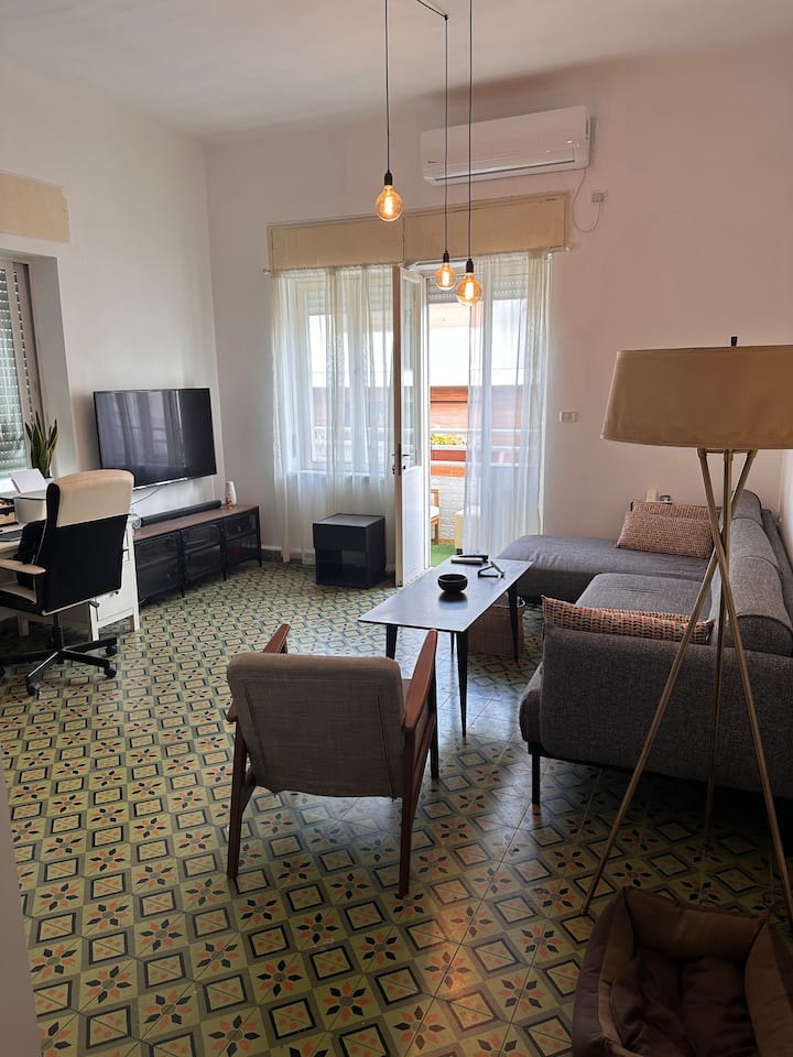 Beautiful &Central 1 Bedroom& Spacious Living Room - Tel Aviv