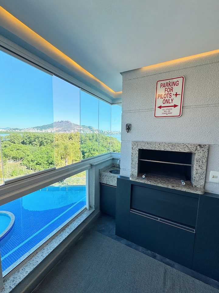 Vista Linda, Piscina E Alto Padrão De Conforto - Florianópolis