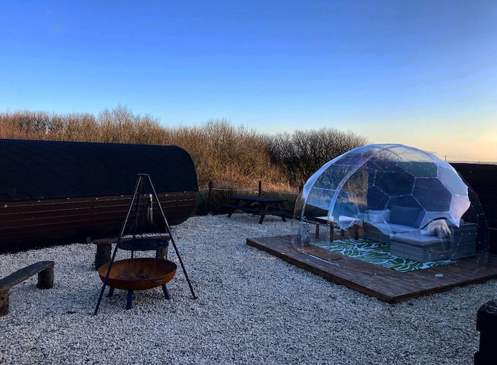 Jazz's Cabin With Hot Tub & Geodome. - 威爾斯
