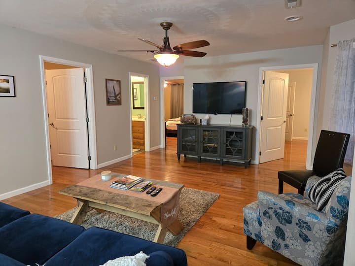 Secondary Suite, Pool, Fire Pit, Gym - Chilhowee Lake, TN