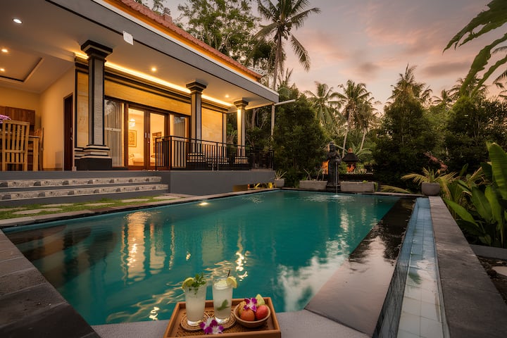 Villa "New Era": 2-levels Villa - Up To 9 Persons - Bali