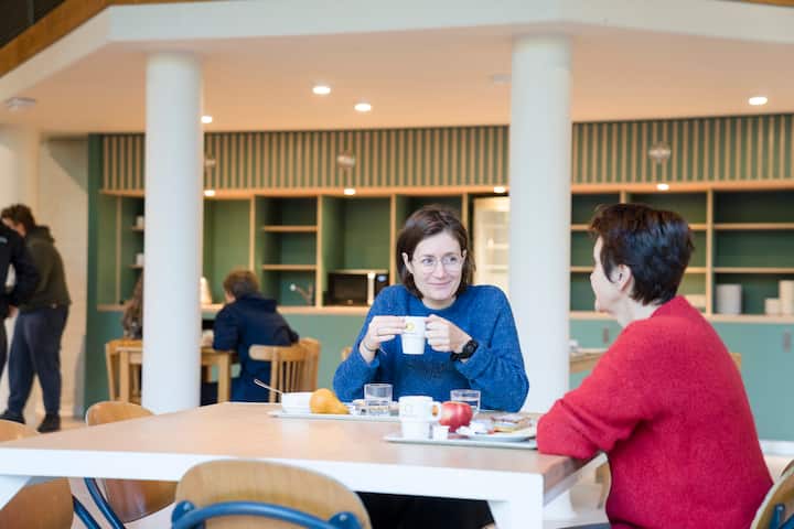 Hostel Wadi, Een Unieke Overnachting In Het Bos - Lille, Belgium