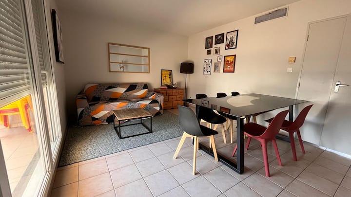 Air-conditioned Apartment With A Large Balcony, At The Foot Of The Ramparts - Aviñón