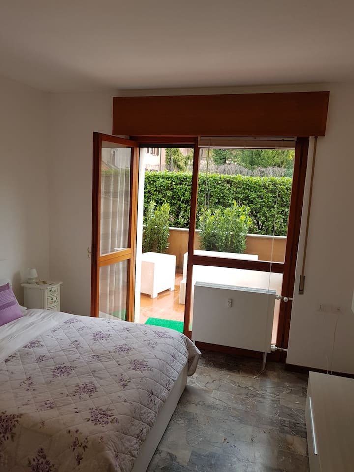 Monolocale Luminoso Con Ampio Terrazzo A Varese - Varese