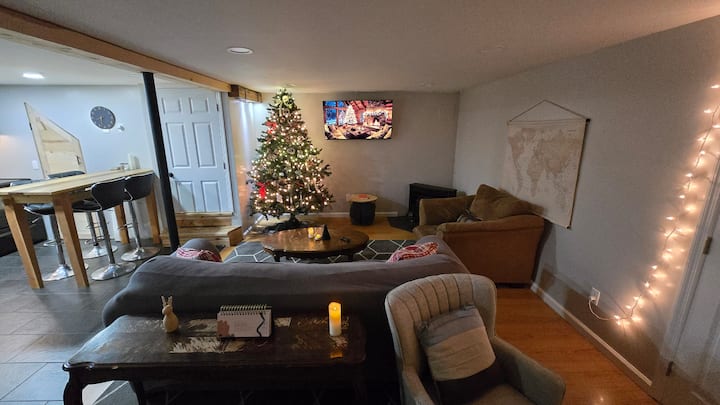 Husky Den - Basement Studio Apartment. - Clarksville, TN